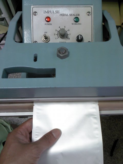 カウパックさんのNACF-TA0400をFRL-450MULでテストシール | 足踏み式シーラー専門店ブログ｜三邦の業務シーラーPlus